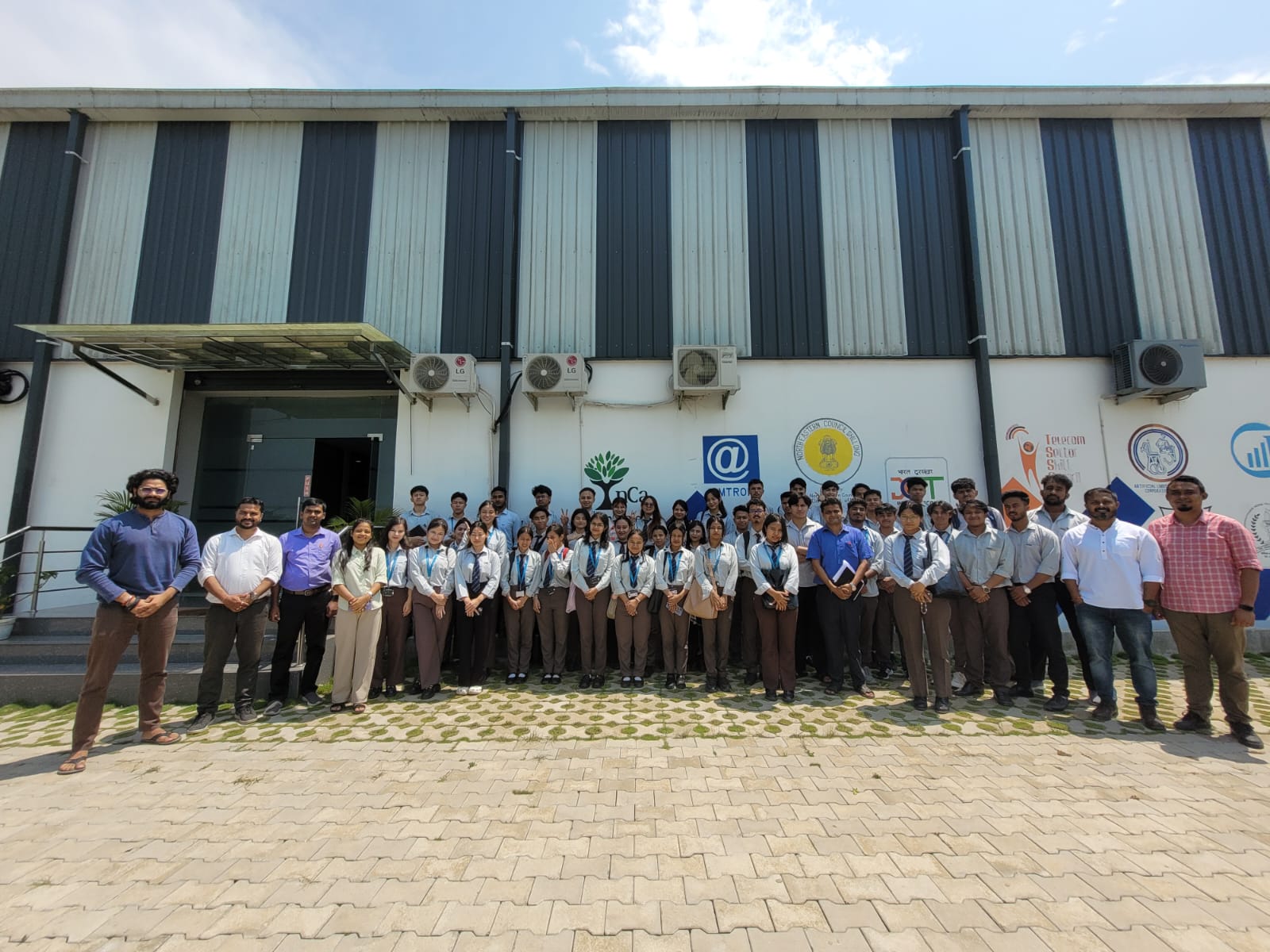 Civil Engineering Students Explore IoT Applications at 5G Lab – Assam ...